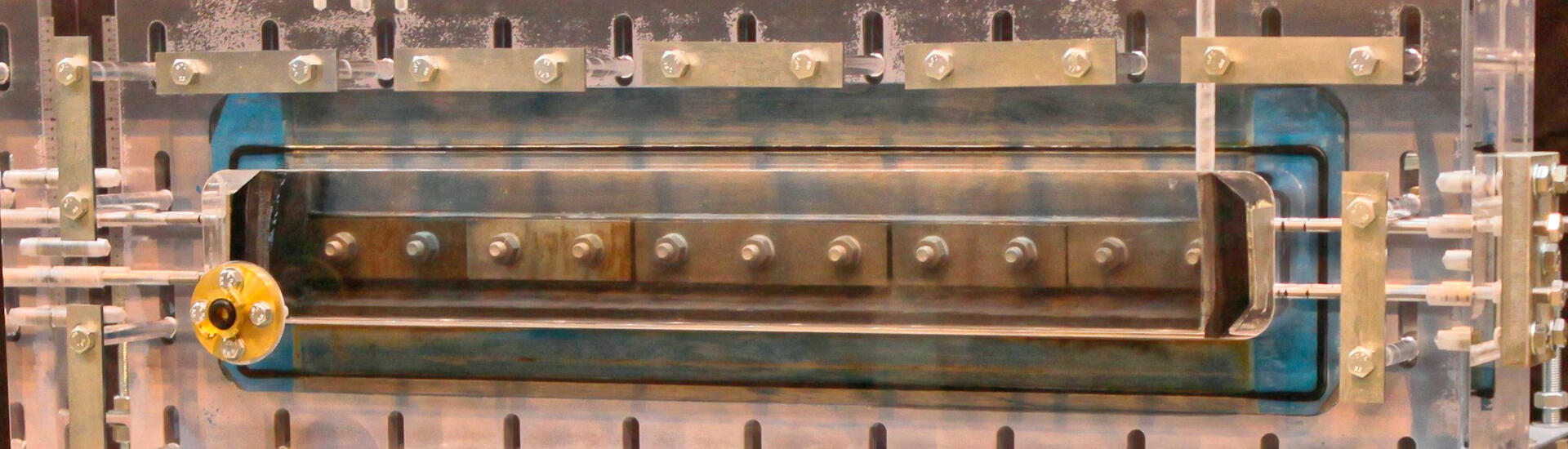 Testing a new lock gate sealing system at Artelia's Laboratory ...